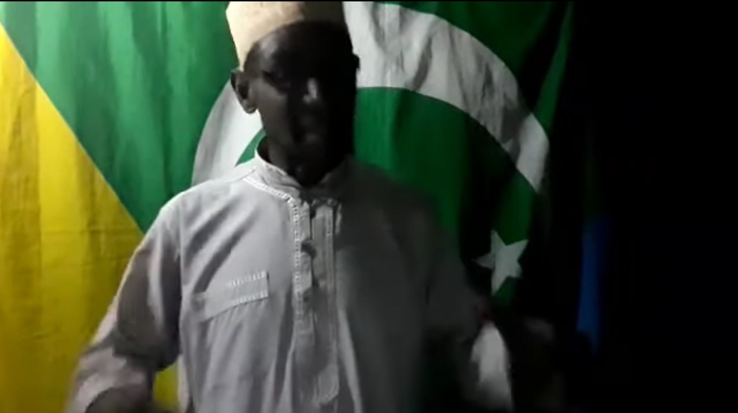 « Azali n’est même pas resté jusqu’à la mise en terre du colonel Anrifi ...